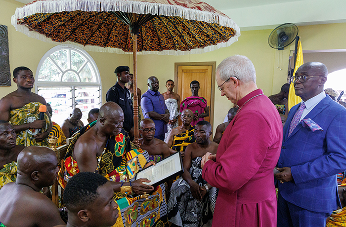 Archbishop of Canterbury visits Ashanti King and bestows Cross of Saint ...